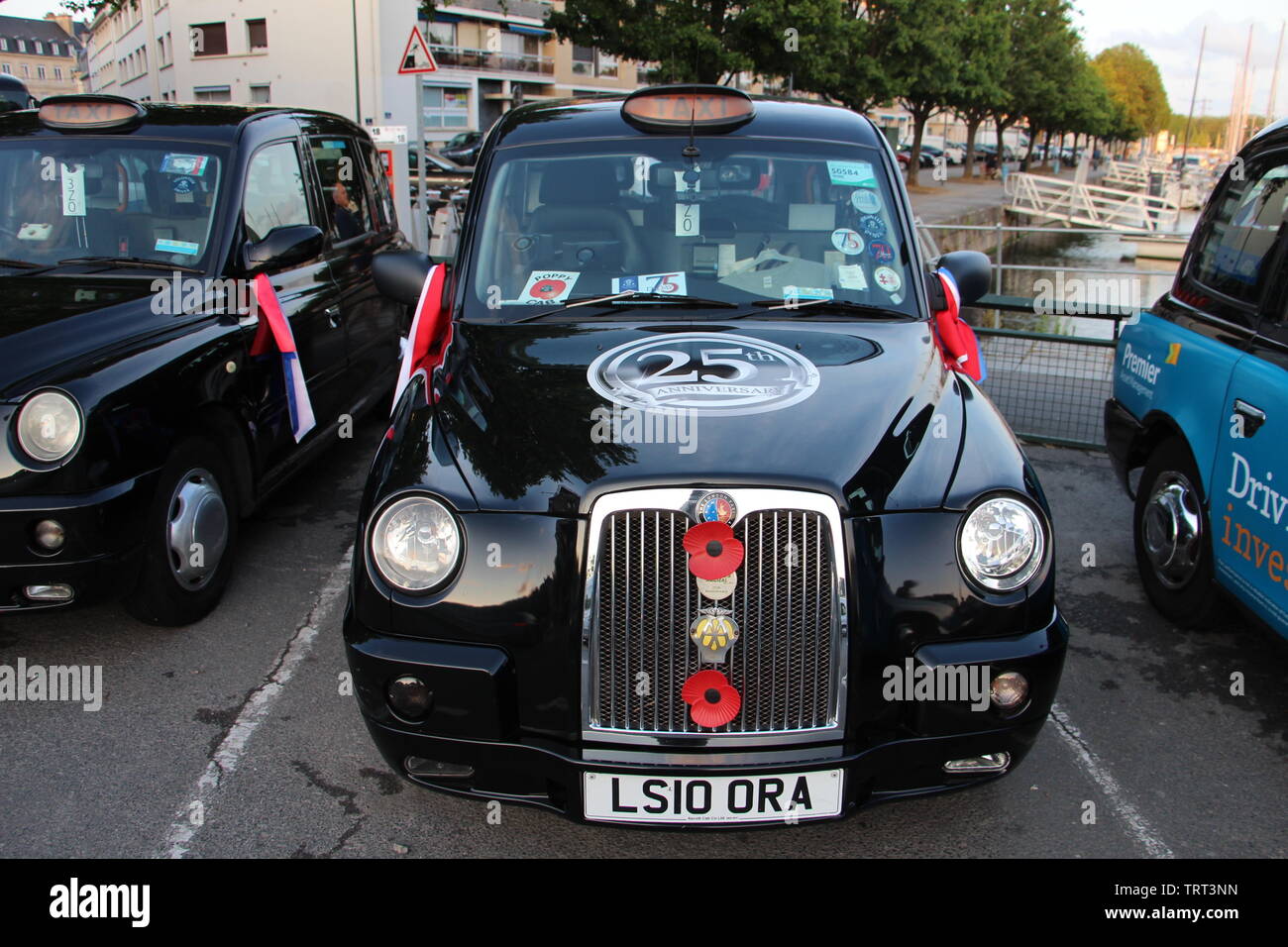 the english taxis have transport the military Veterans to 75ème ...