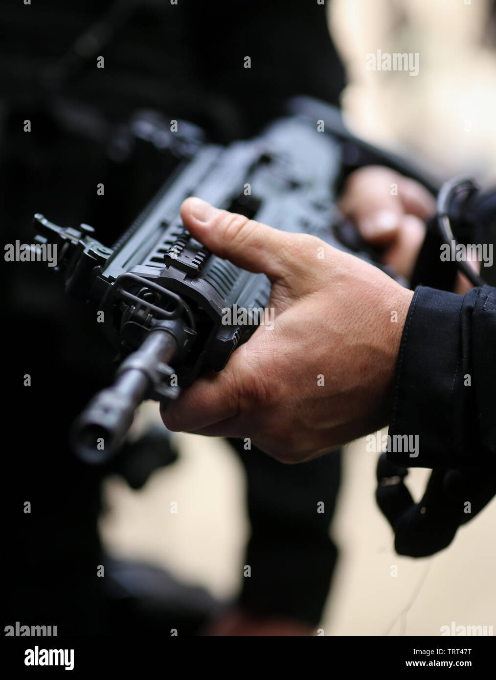 Automatic rifle hi-res stock photography and images - Alamy