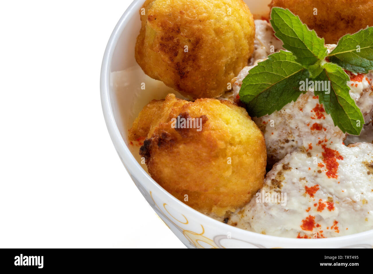 Dahi Bhalla indian tasty street food, Dahi Vada Stock Photo - Alamy