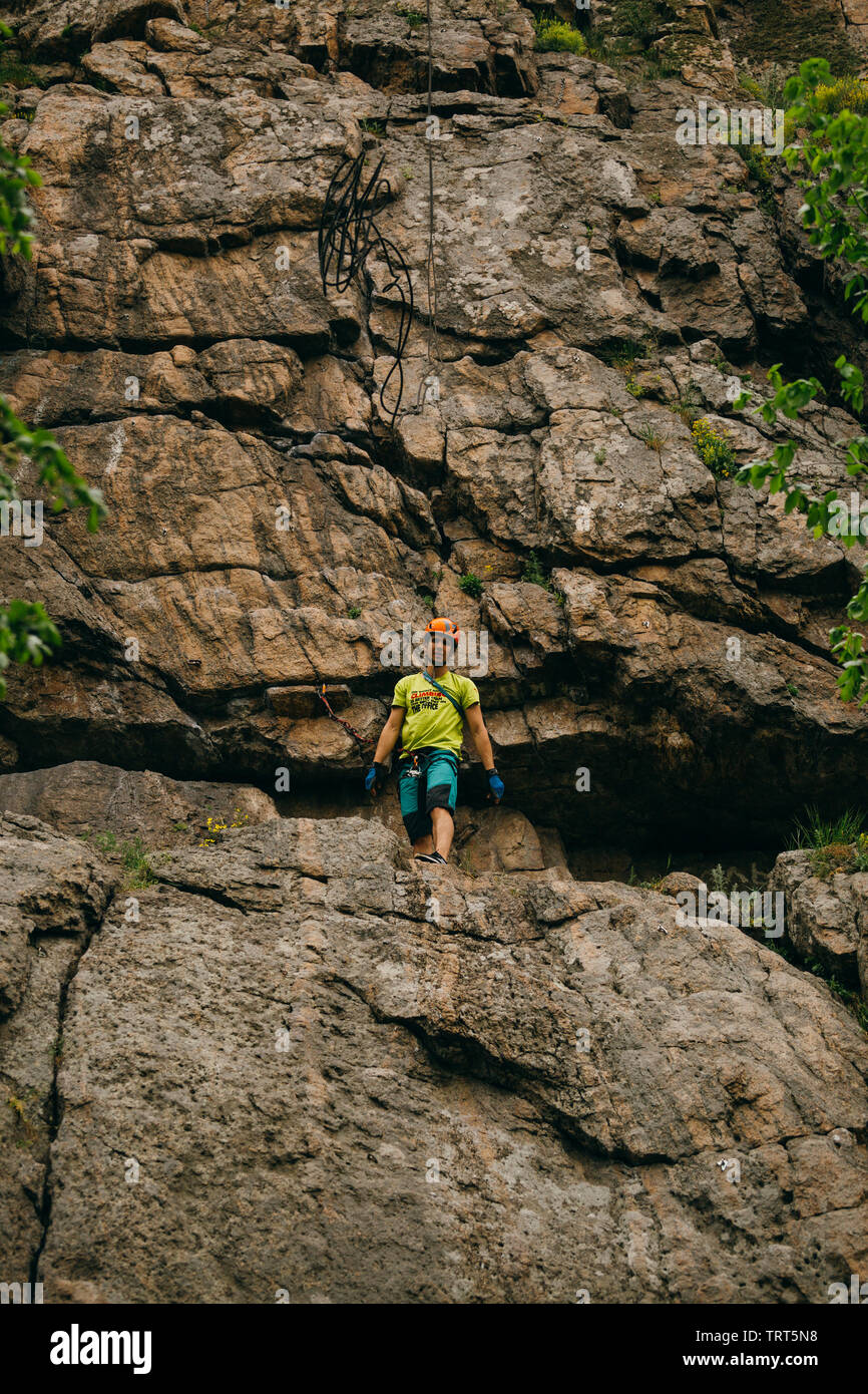 Man throwing rope hi-res stock photography and images - Alamy