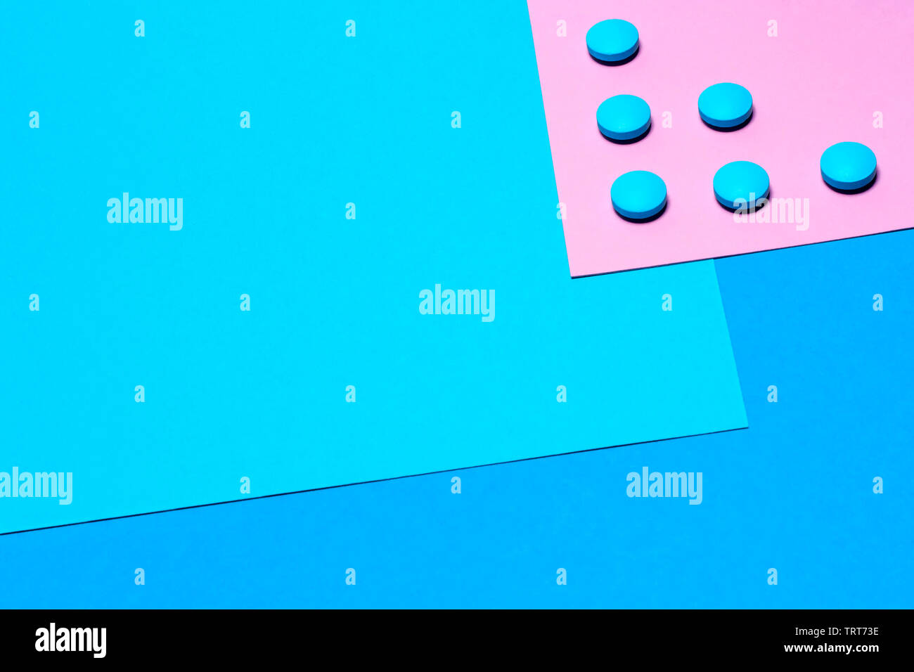 Blue tablets hi-res stock photography and images - Alamy