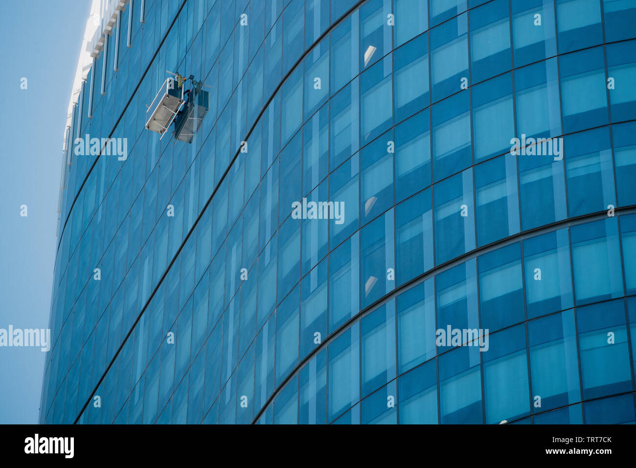 Working in a skyscraper hi-res stock photography and images - Alamy
