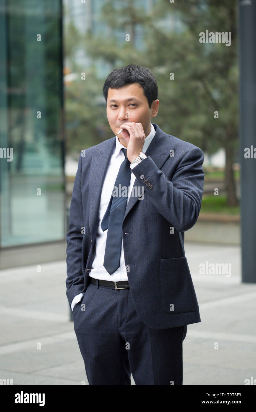 Japanese businessman wall street hi-res stock photography and images ...
