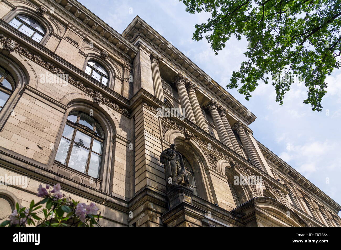 Museum fur Naturkunde - Natural History Museum in Berlin, Germany ...