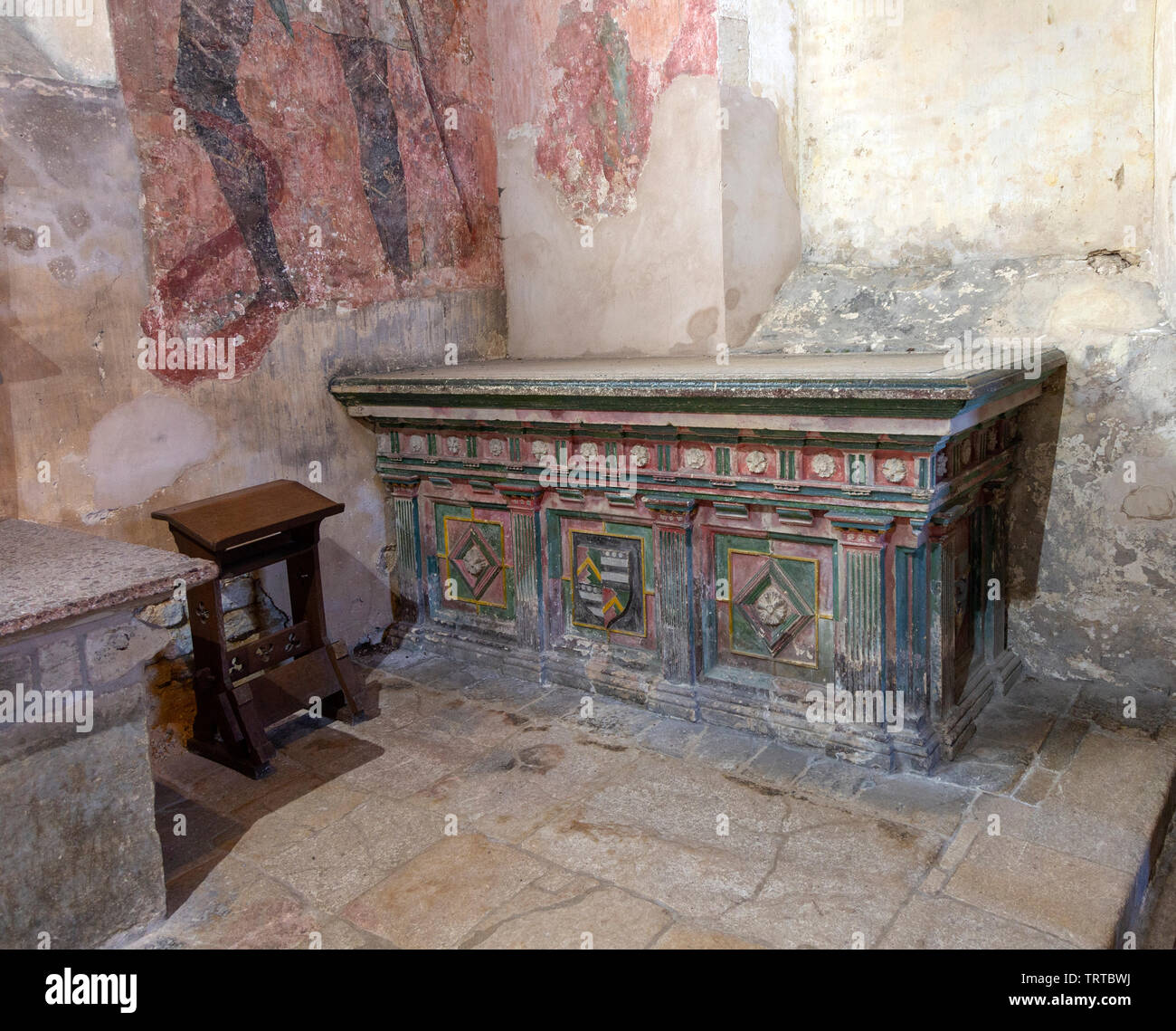 Farleigh hungerford castle chapel hi-res stock photography and images ...
