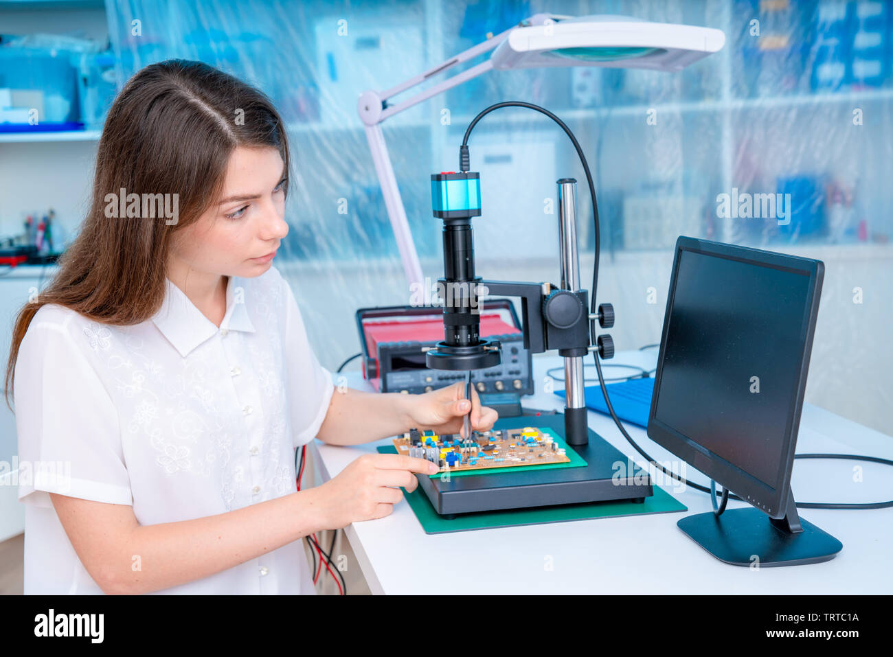 Hardware inspection hi-res stock photography and images - Alamy