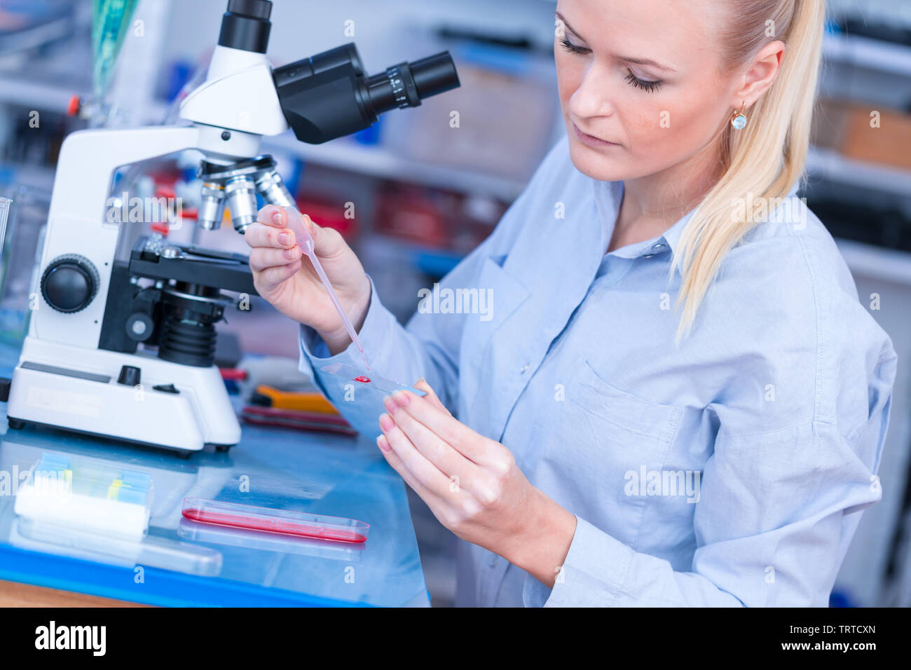 Polarizing microscope hi-res stock photography and images - Alamy