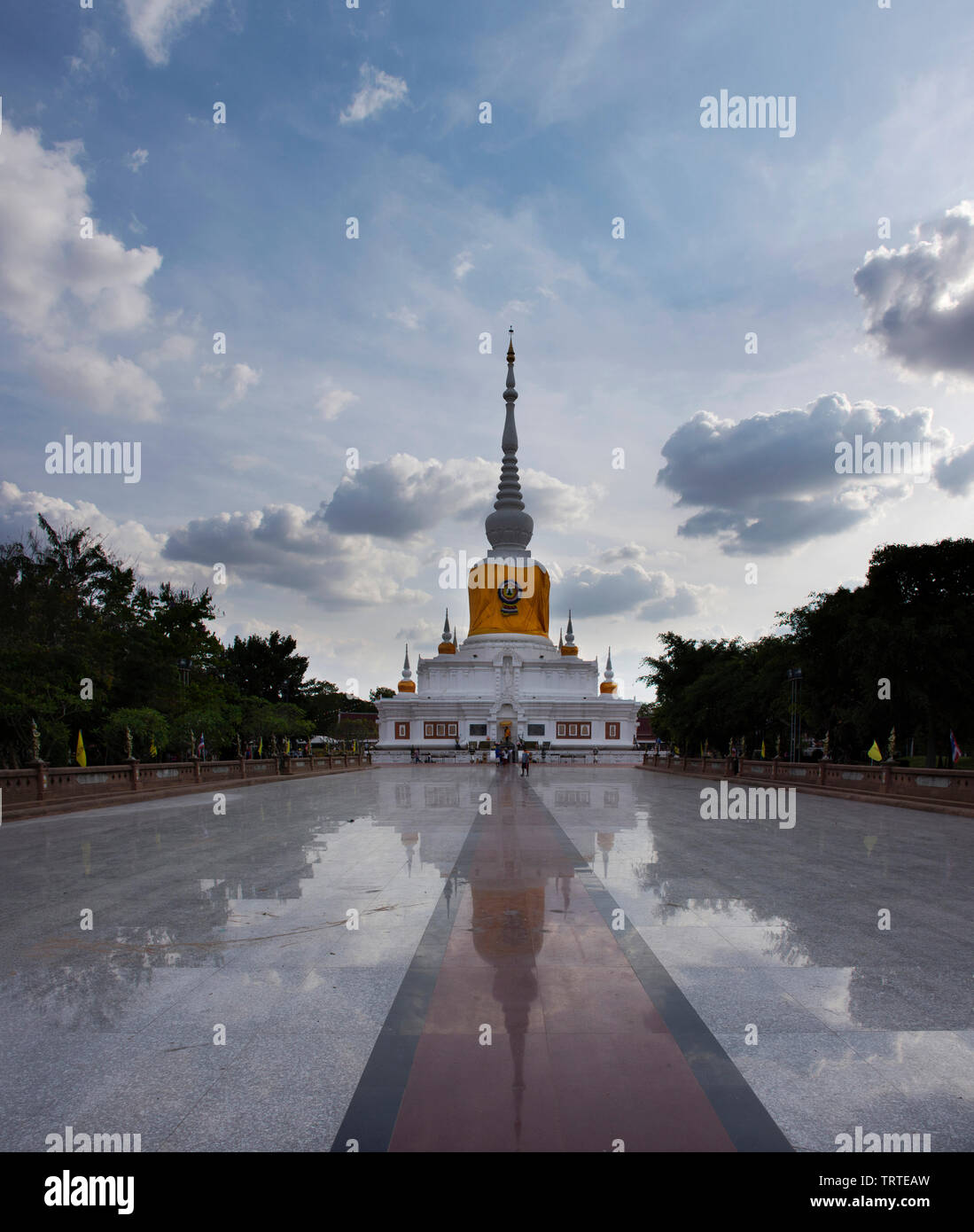 Maha sarakham tourist attraction hi-res stock photography and images ...