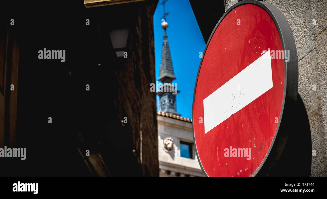 Sign spanish prohibited spain red hi-res stock photography and images ...
