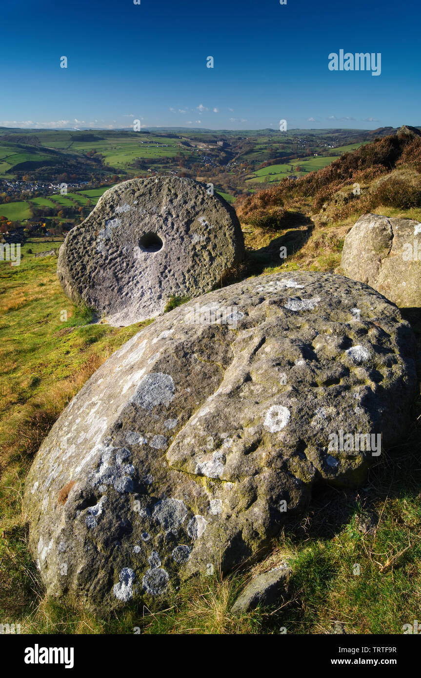 Froggatt edge autumn hi-res stock photography and images - Alamy