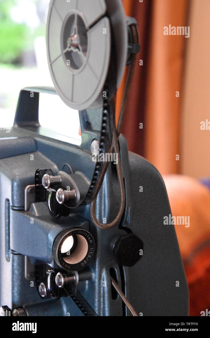 Retro projector hi-res stock photography and images - Alamy