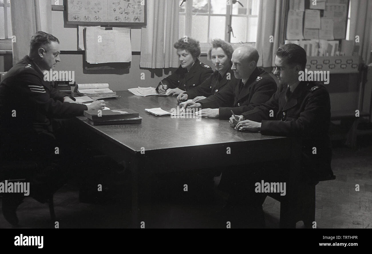 British police 1950s hi-res stock photography and images - Alamy