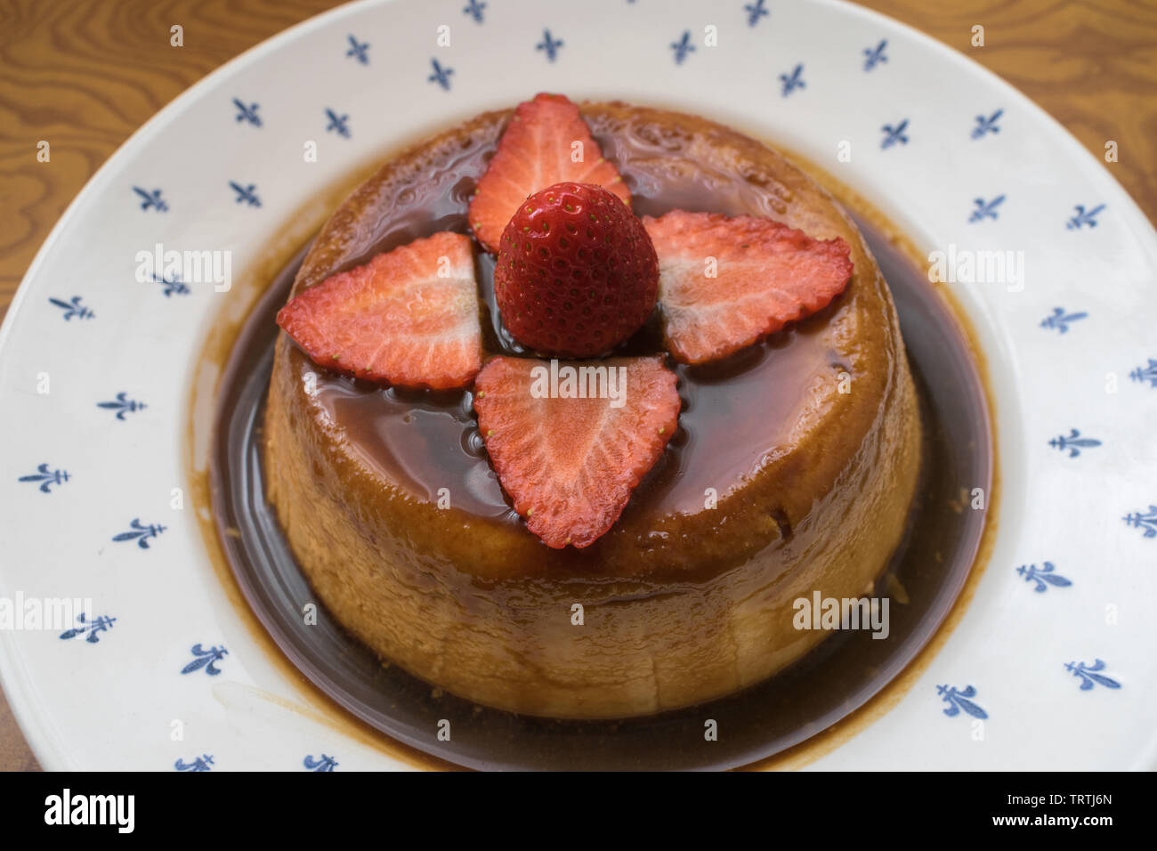Flan restaurant hi-res stock photography and images - Alamy