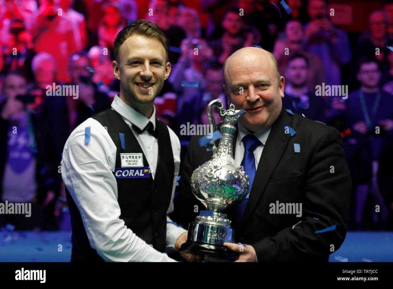 Haircut 100 hi-res stock photography and images - Alamy