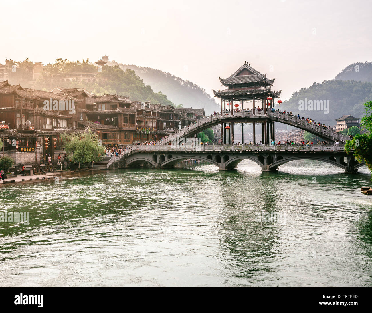 People fenghuang hi-res stock photography and images - Alamy
