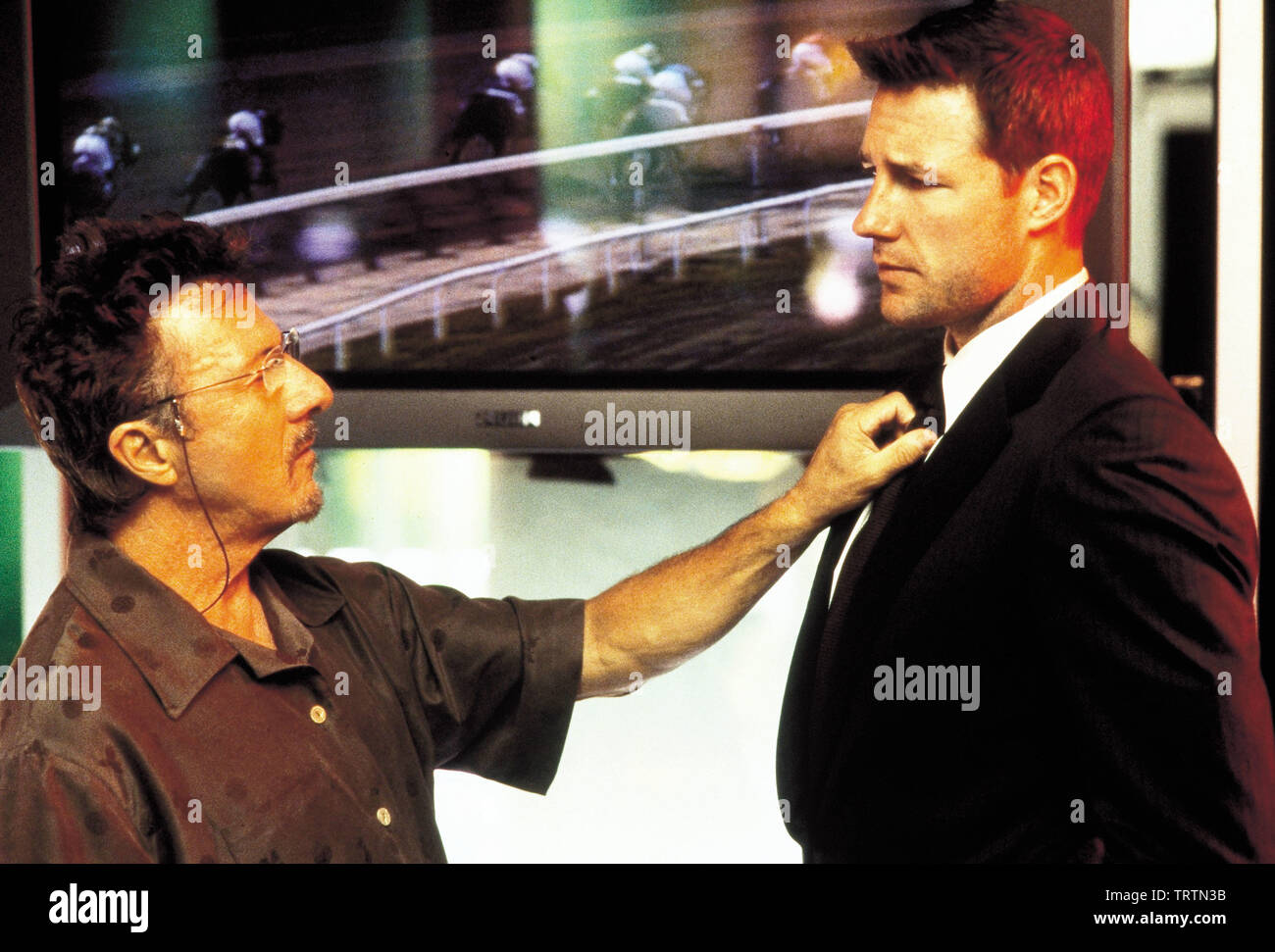 DUSTIN HOFFMAN and EDWARD BURNS in CONFIDENCE (2003). Copyright ...