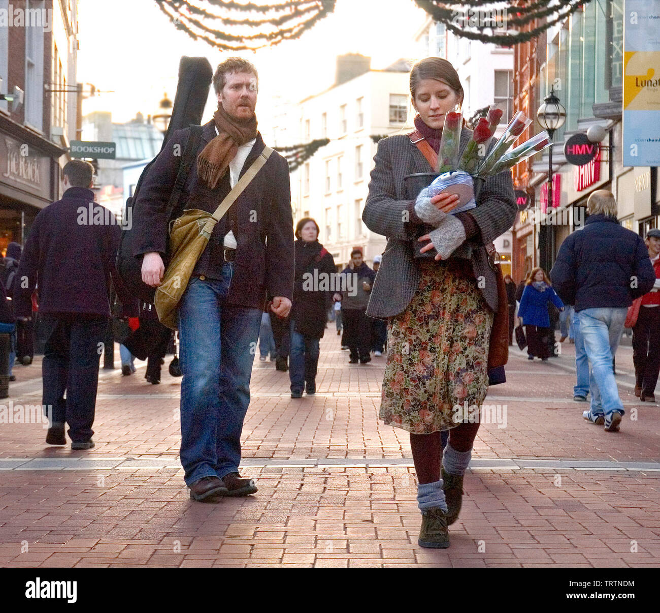 GLEN HANSARD and MARKETA IRGLOVA in ONCE (2007). Copyright: Editorial ...