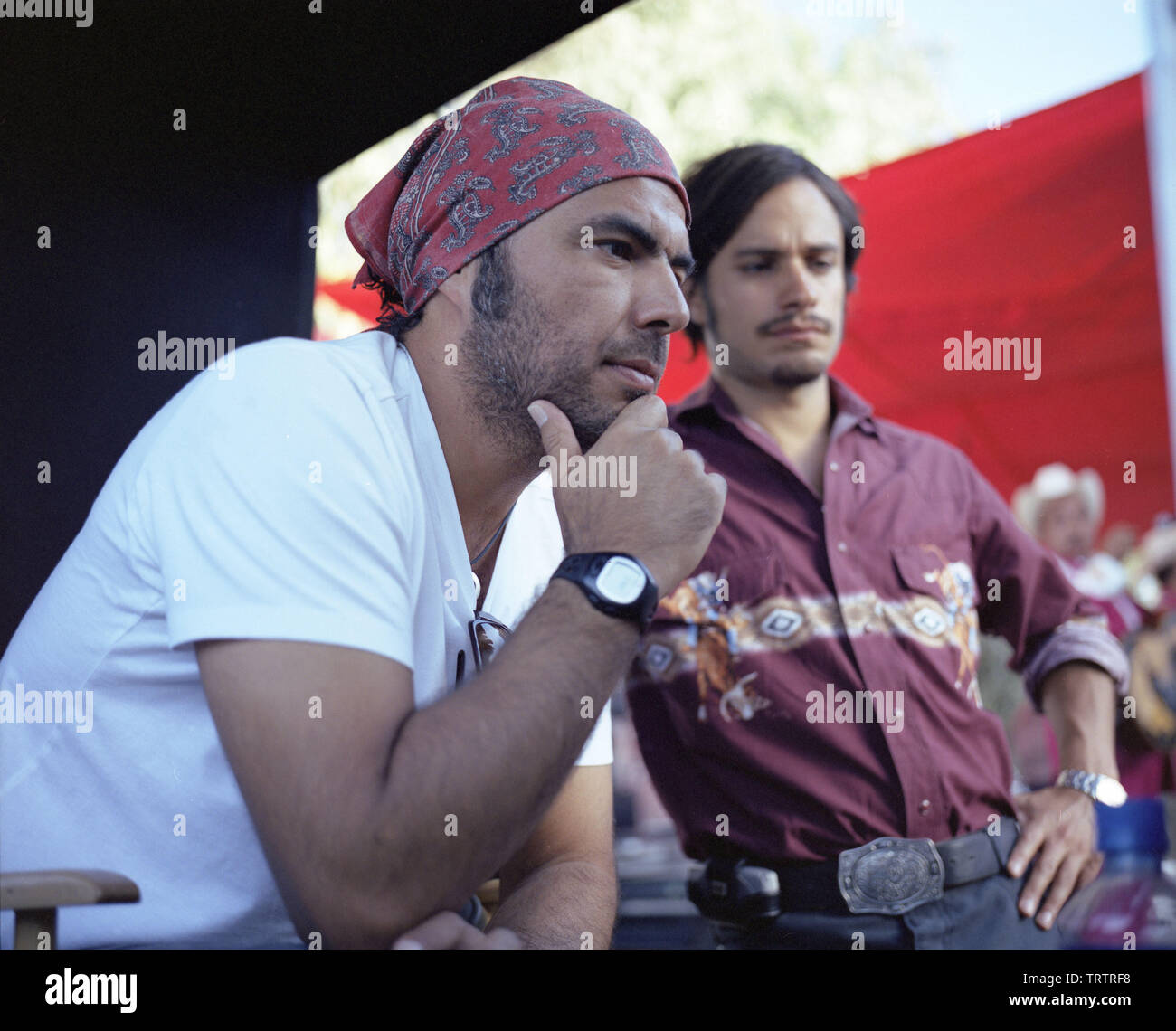 Alejandro inarritu on set hi-res stock photography and images - Alamy
