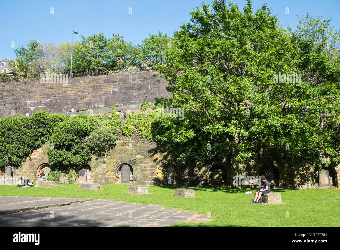 St James,Saint James,Saint James Gardens,Saint James Garden,graveyard ...