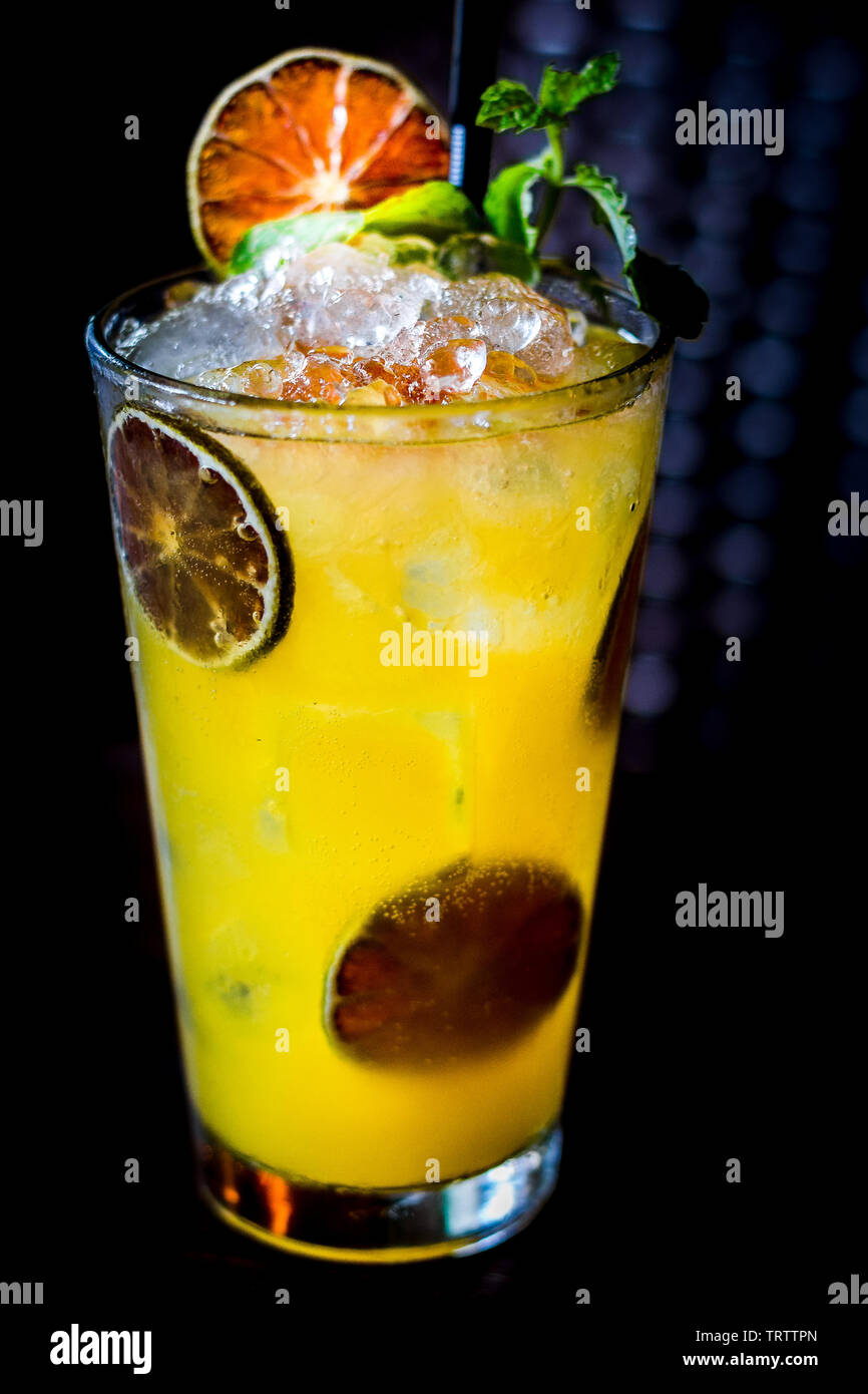 Rum ginger beer cocktail hi-res stock photography and images - Alamy