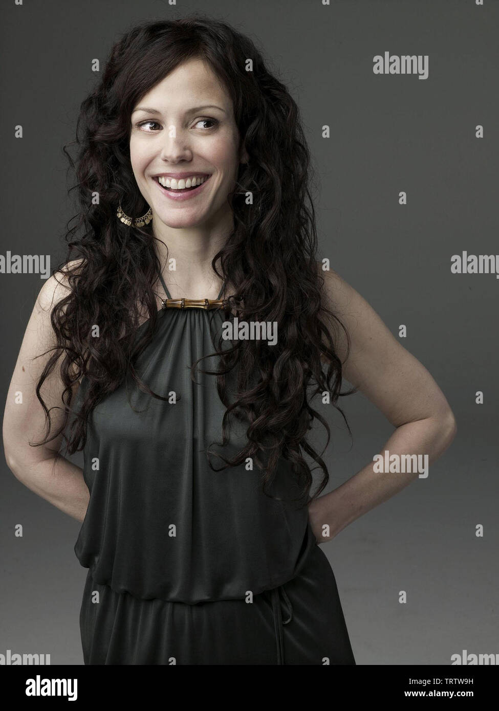 Mary Louise Parker Weeds Promo