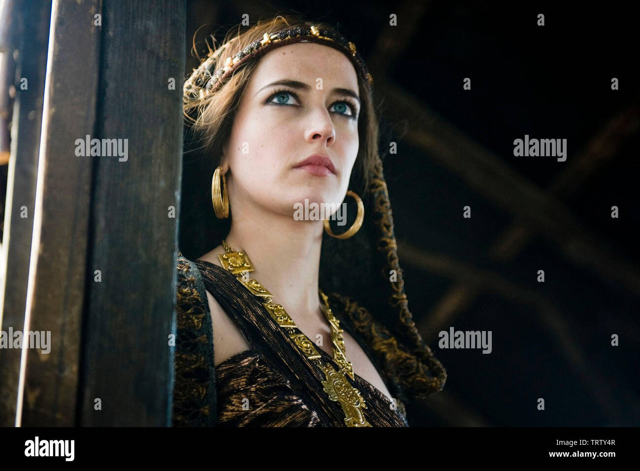 Cast Of Camelot 2011
