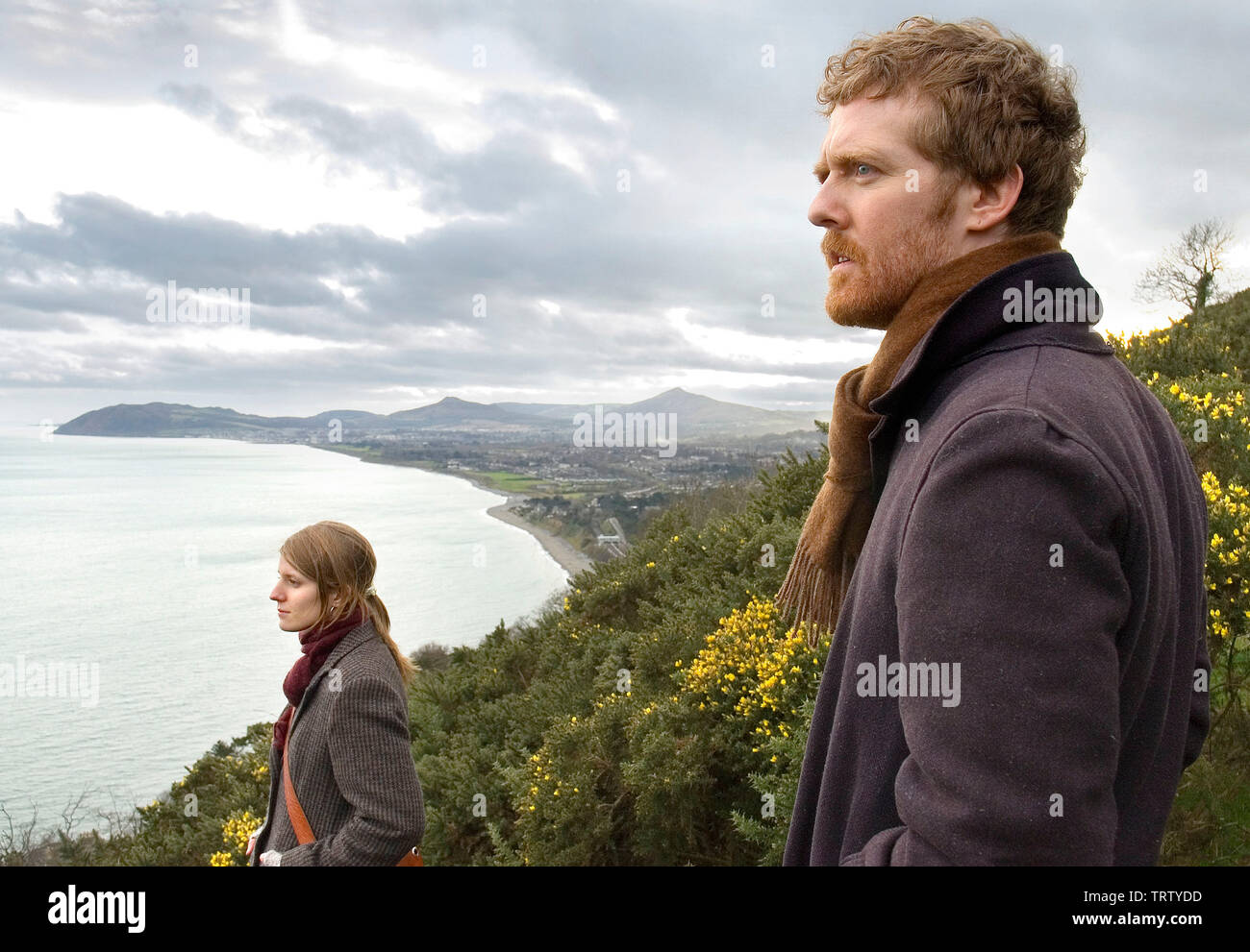 GLEN HANSARD and MARKETA IRGLOVA in ONCE (2007). Copyright: Editorial ...