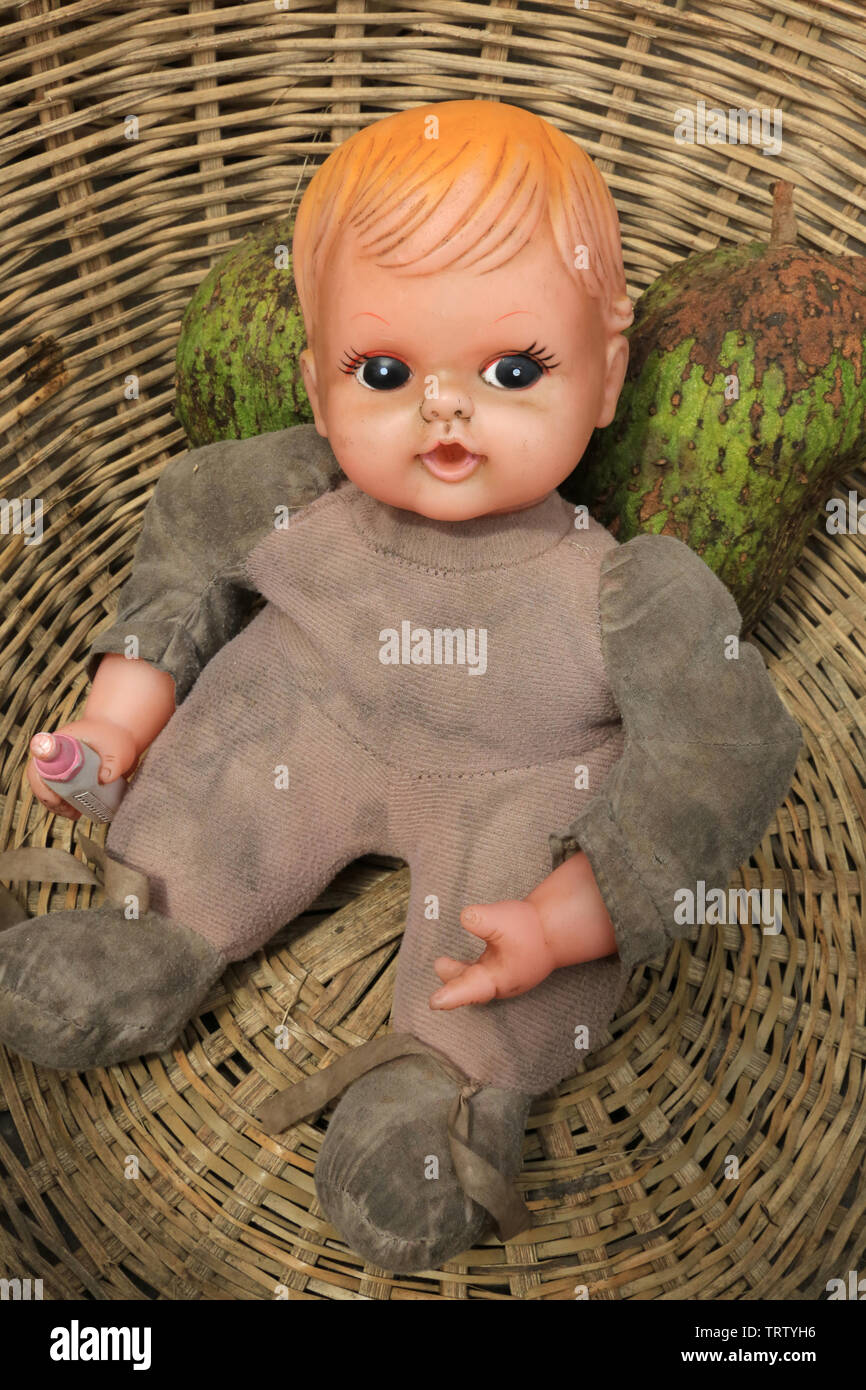 Poupée hi-res stock photography and images - Alamy