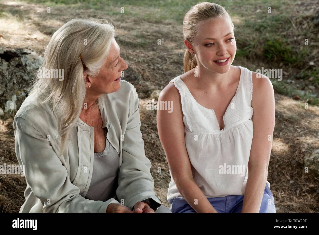VANESSA REDGRAVE and AMANDA SEYFRIED in LETTERS TO JULIET (2010 ...