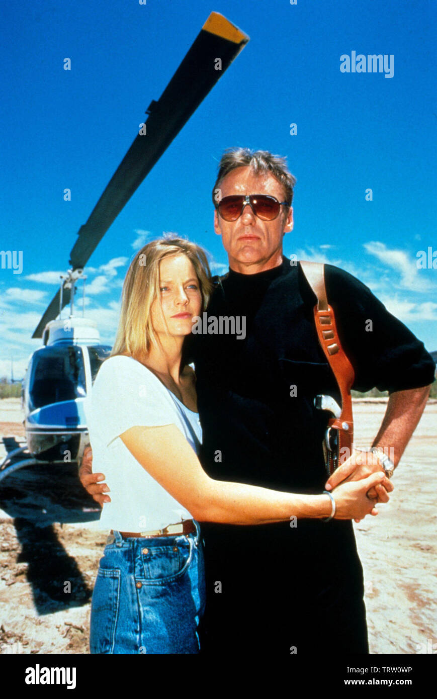 JODIE FOSTER and DENNIS HOPPER in CATCHFIRE (1990). Copyright: Editorial use only. No ...