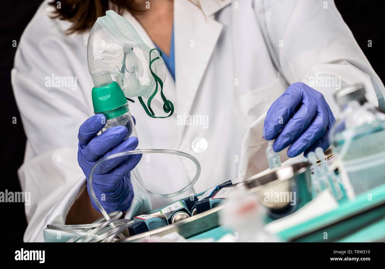 Anesthetic mask hi-res stock photography and images - Alamy