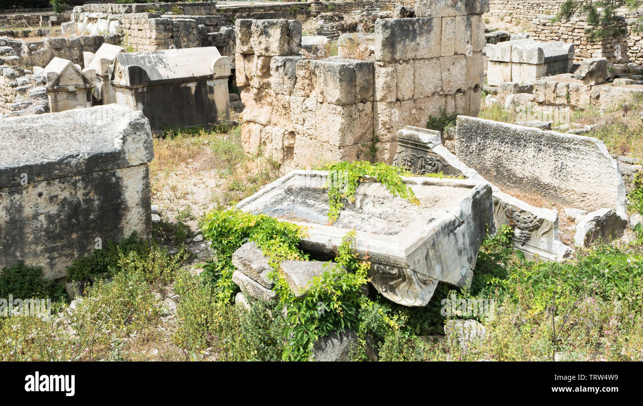 Al bass tyre necropolis hi-res stock photography and images - Alamy