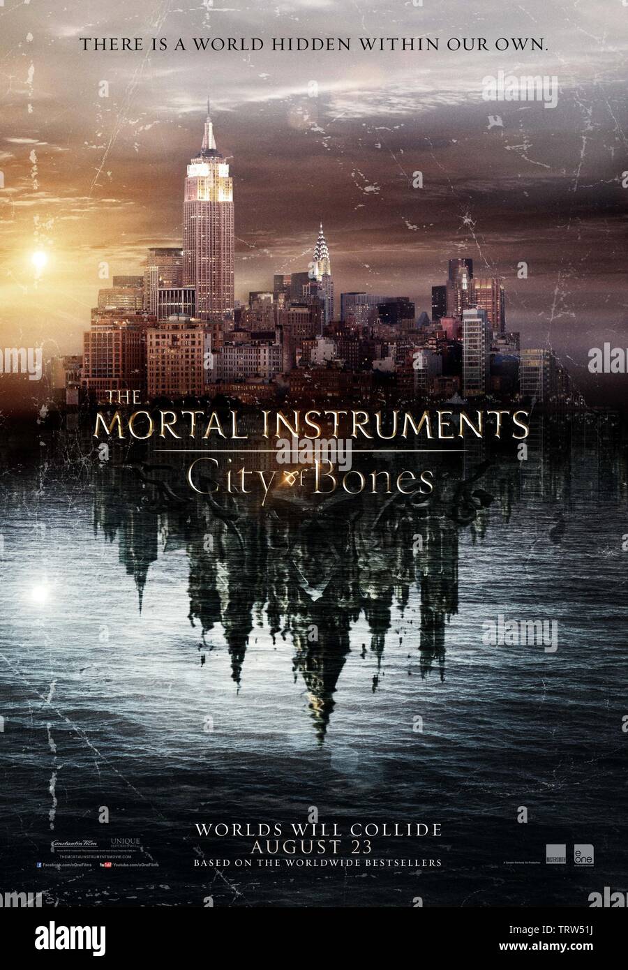 Mortal instruments book hi-res stock photography and images - Alamy