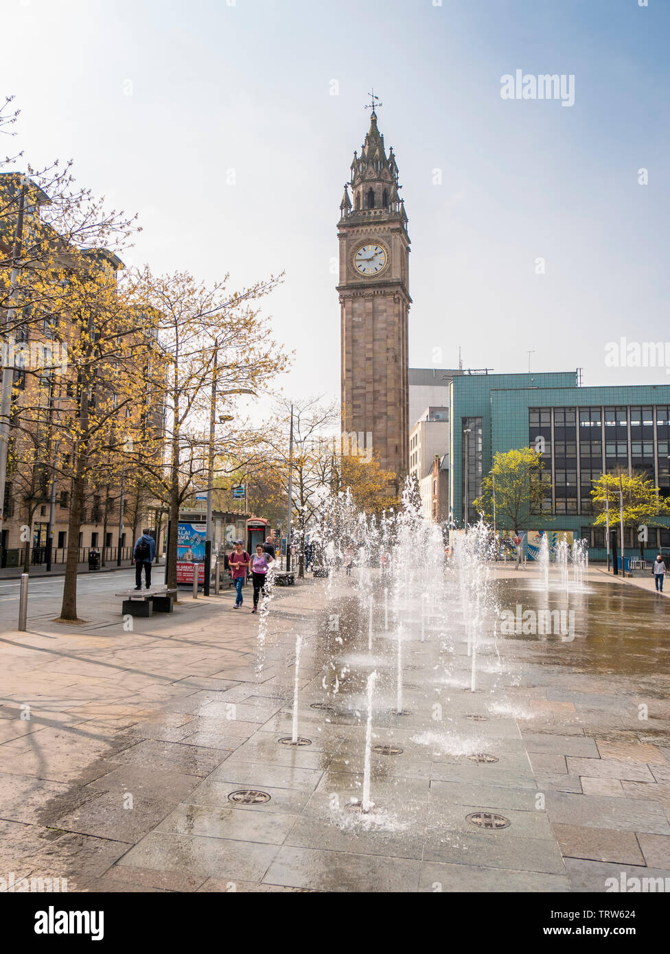 Northern ireland queens square hi-res stock photography and images - Alamy