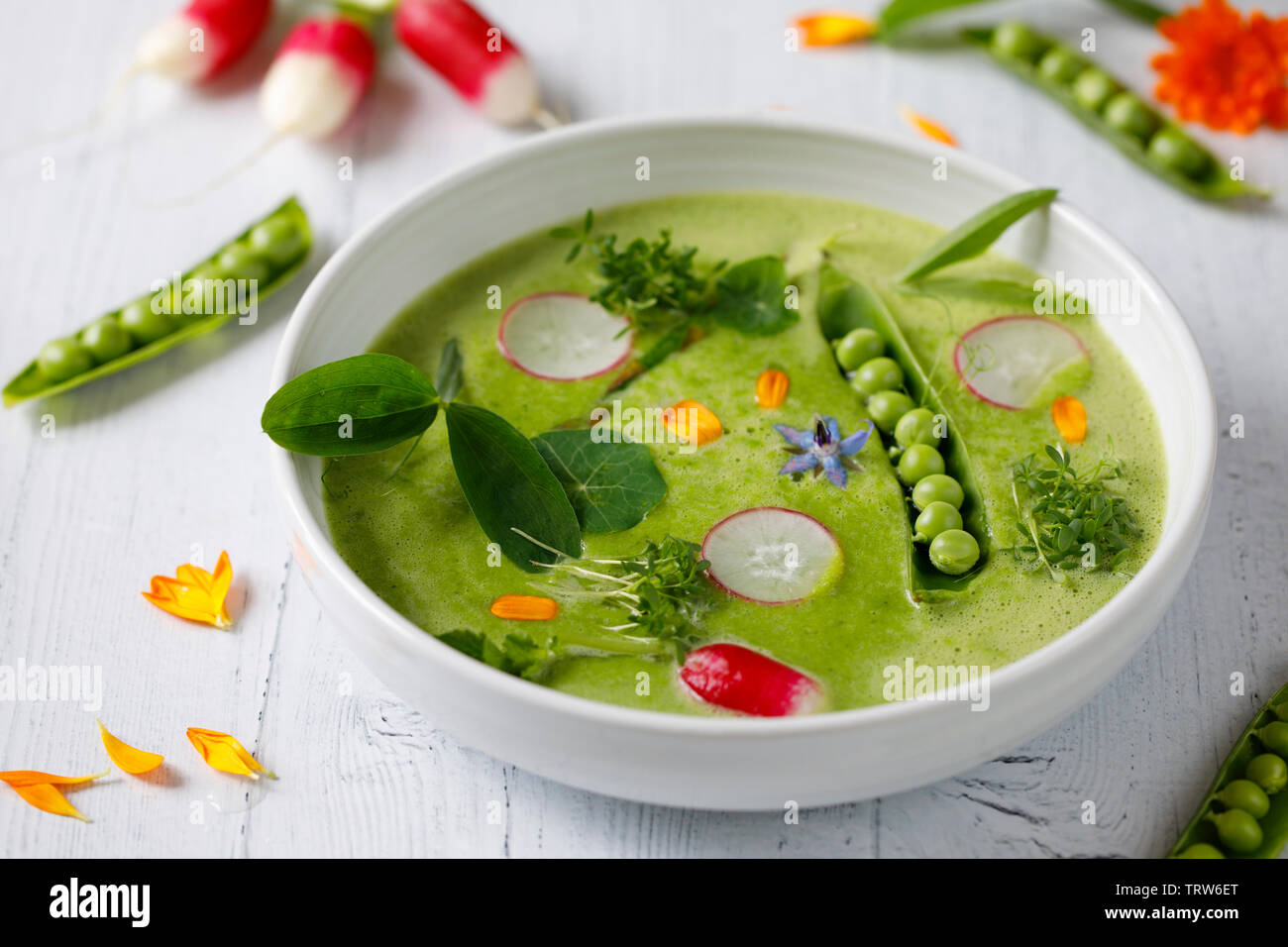 Summer pea hi-res stock photography and images - Alamy