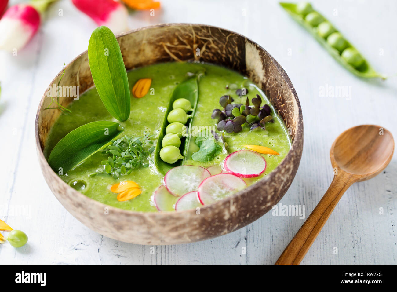Summer pea hi-res stock photography and images - Alamy