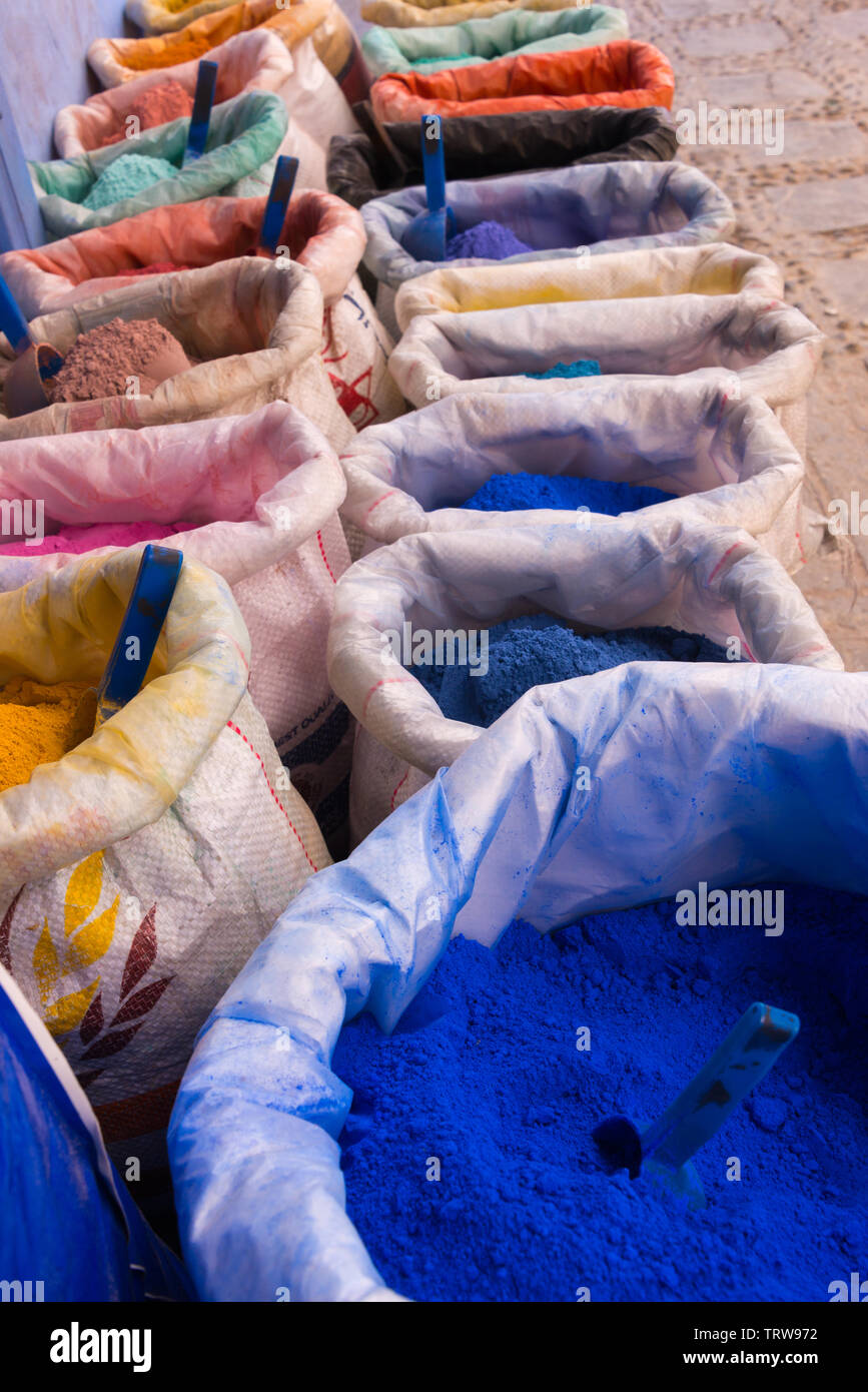 Powdered pigment art hi-res stock photography and images - Alamy