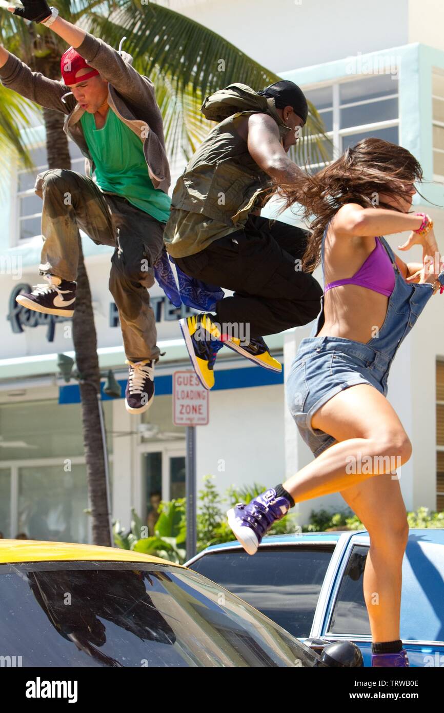 Step Up Revolution Robot