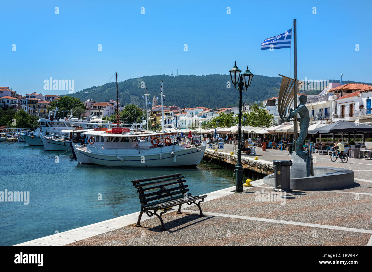 Skiathos harbour hi-res stock photography and images - Alamy
