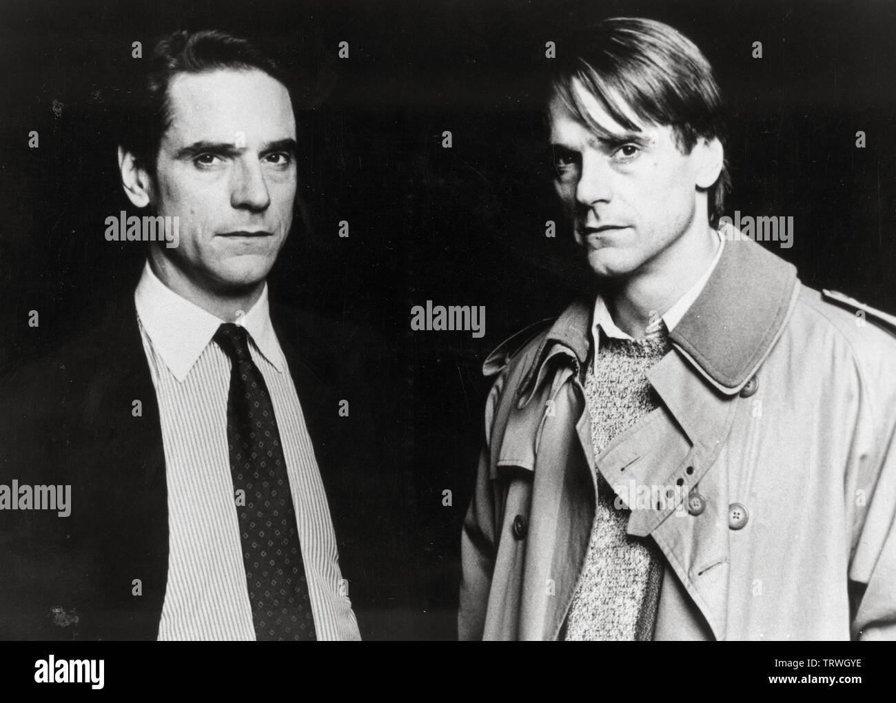 JEREMY IRONS in DEAD RINGERS (1988). Copyright: Editorial use only. No ...