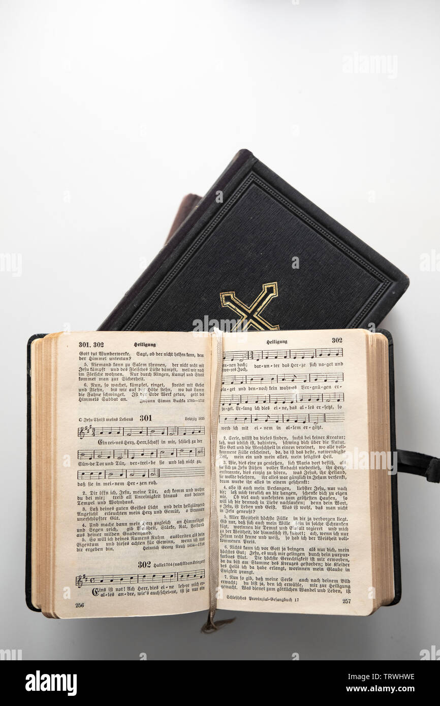 Holy bible book copy hi-res stock photography and images - Alamy