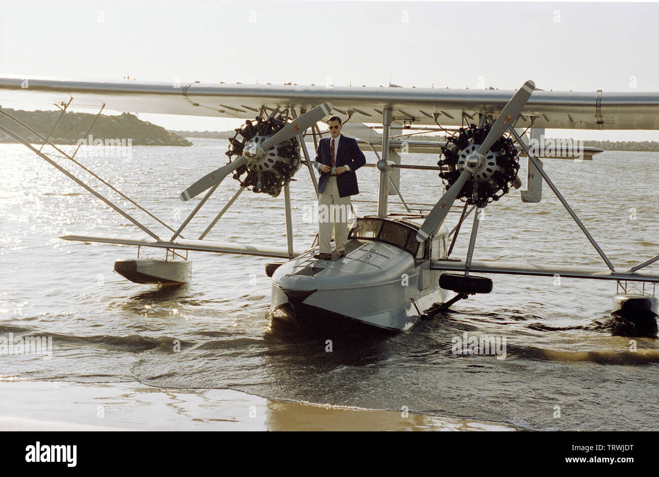 LEONARDO DICAPRIO in THE AVIATOR (2004). Copyright: Editorial use only ...