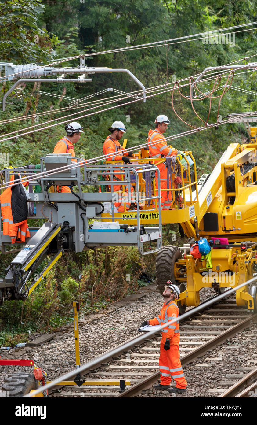 Overhead line equipment hi-res stock photography and images - Alamy