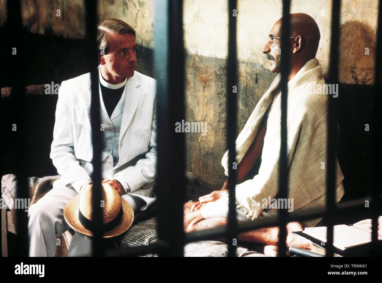 BEN KINGSLEY and IAN CHARLESON in GANDHI (1982). Copyright: Editorial ...