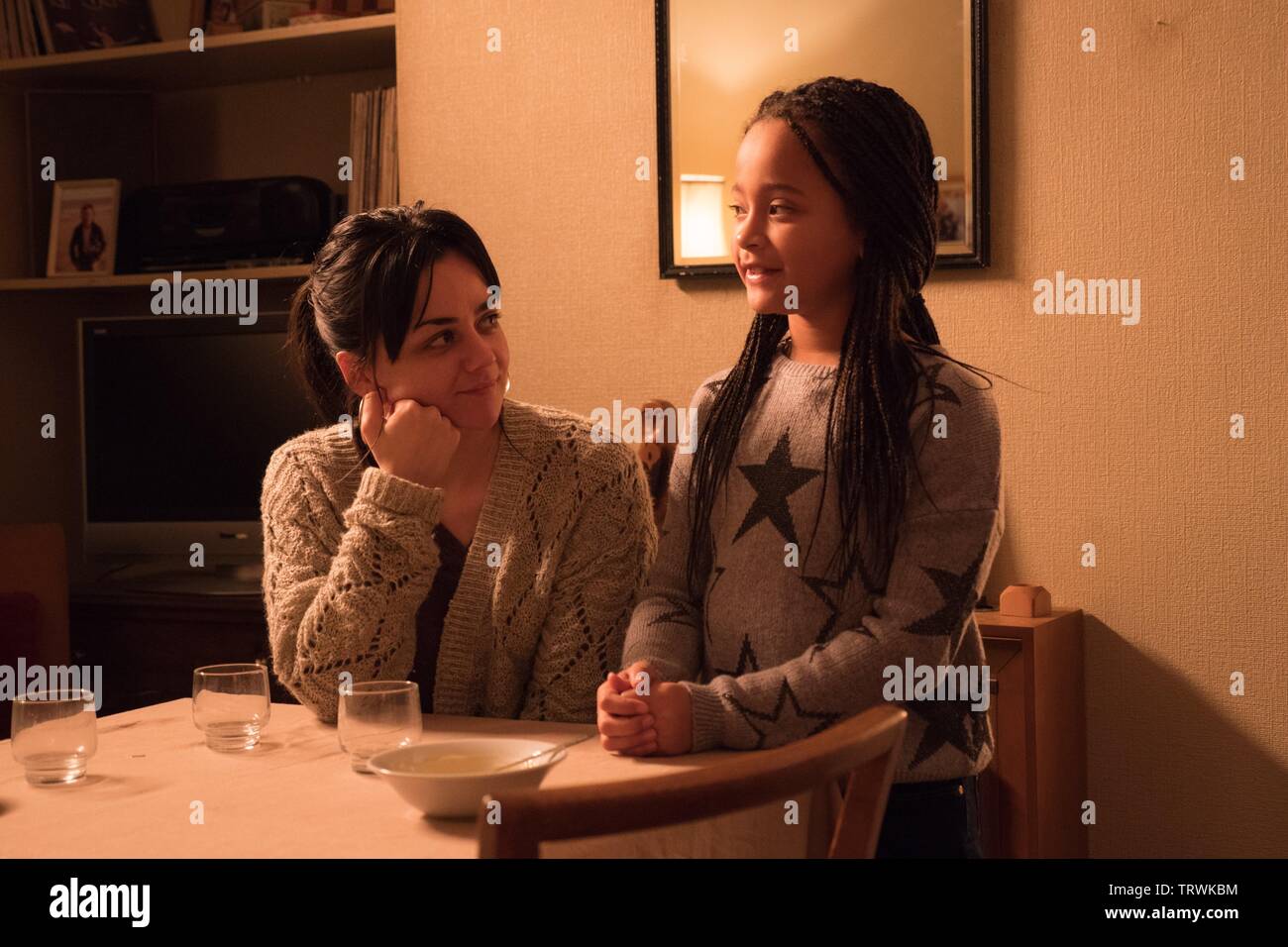 HAYLEY SQUIRES and BRIANA SHANN in I, DANIEL BLAKE (2016). Copyright ...