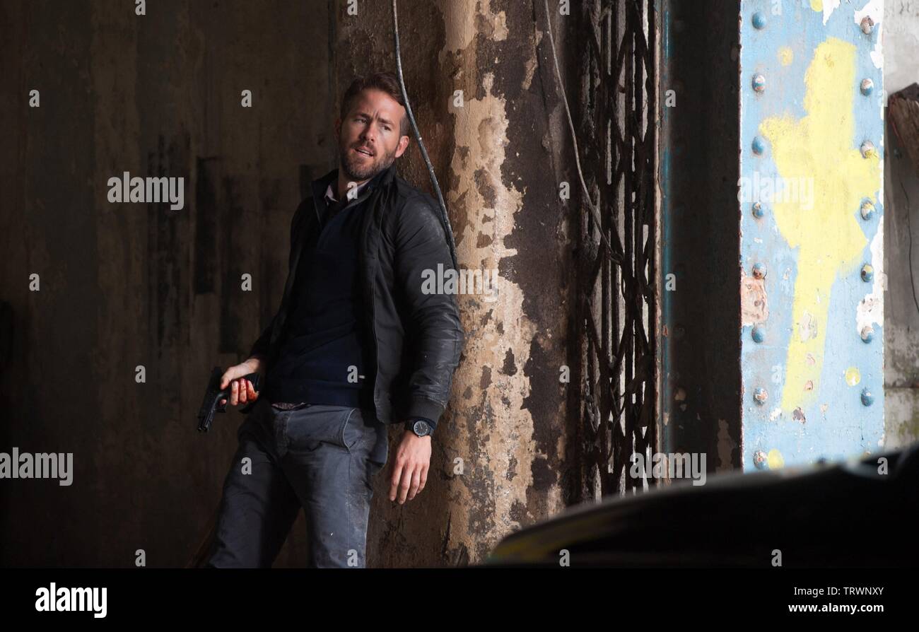 Criminal with ryan reynolds hi-res stock photography and images - Alamy