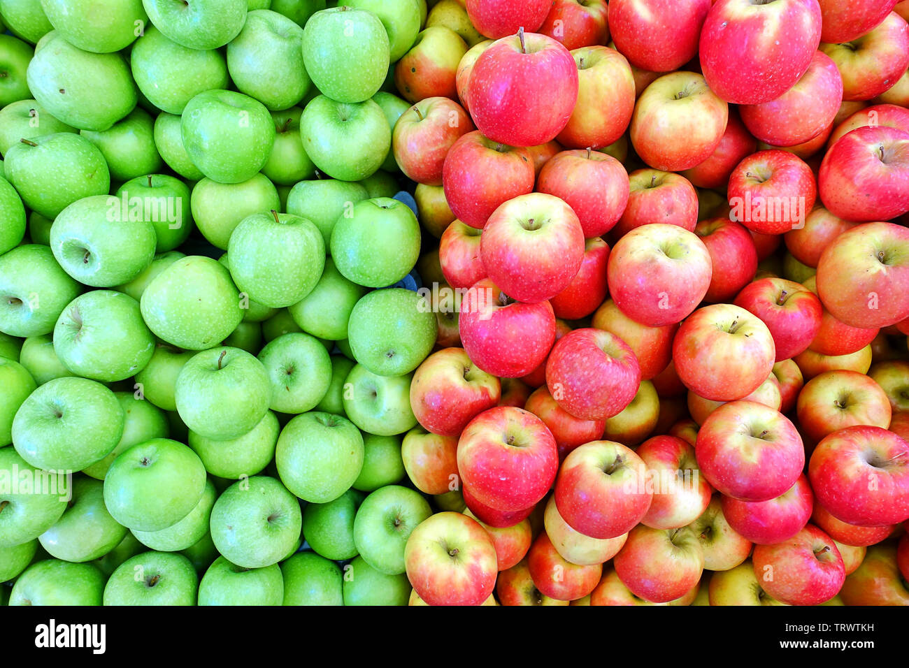 Fruit Red and Green Healthy Organic Apple Stock Photo - Alamy