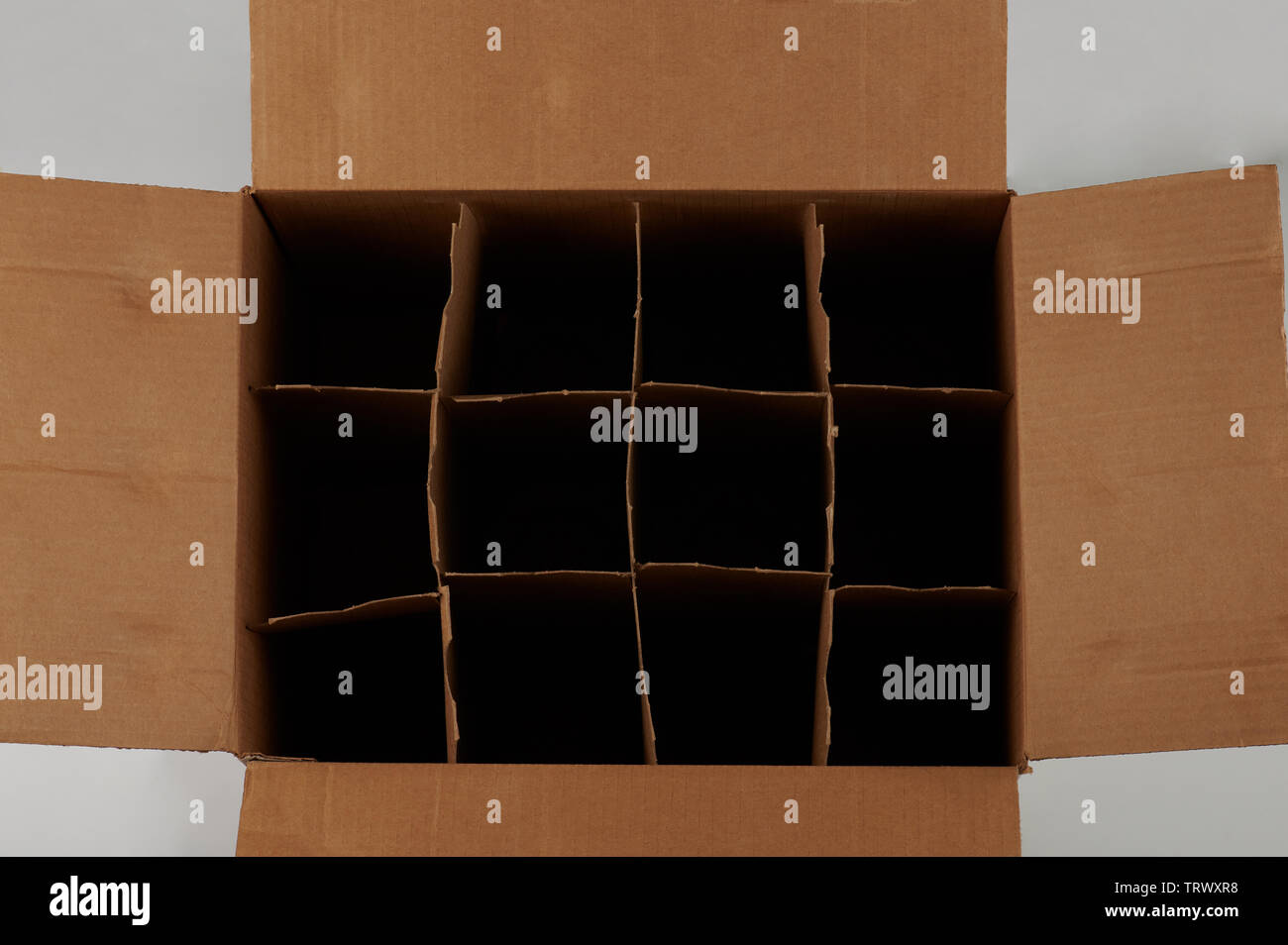 Box cardboard cardboard box carton hi-res stock photography and images ...