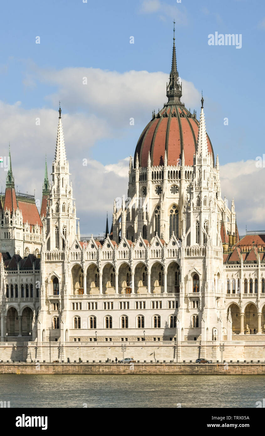 BUDAPEST, HUNGARY - MARCH 2018: The large ornate Hungarian Parliament ...