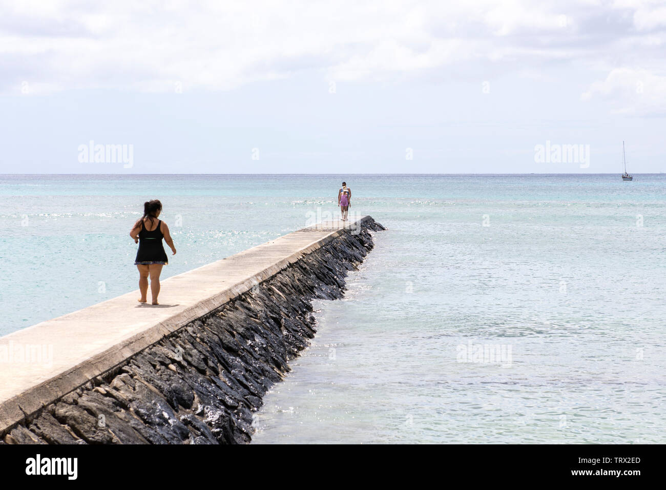 Sticking out into the ocean hi-res stock photography and images - Alamy